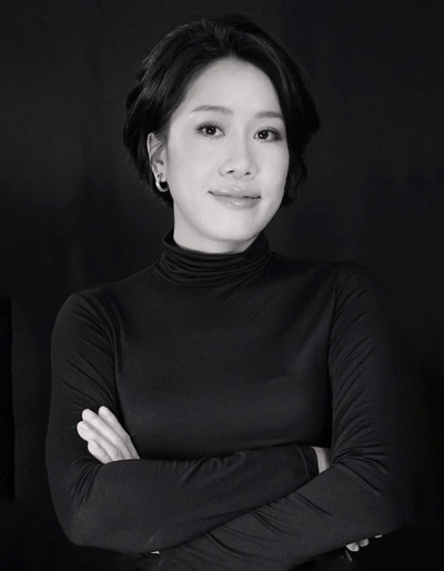 VERTICAL STUDIO PEOPLES