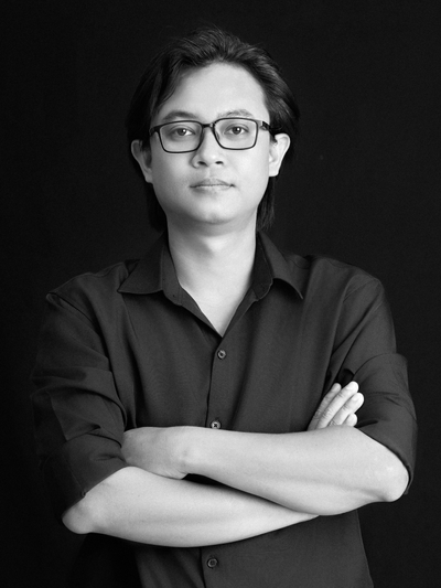 VERTICAL STUDIO PEOPLES